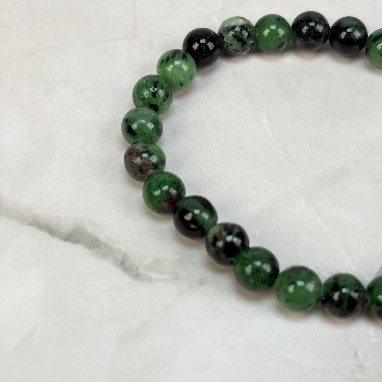 Bracelet Rubis Zoïsite (6mm) | Aeternum, boutique ésotérique